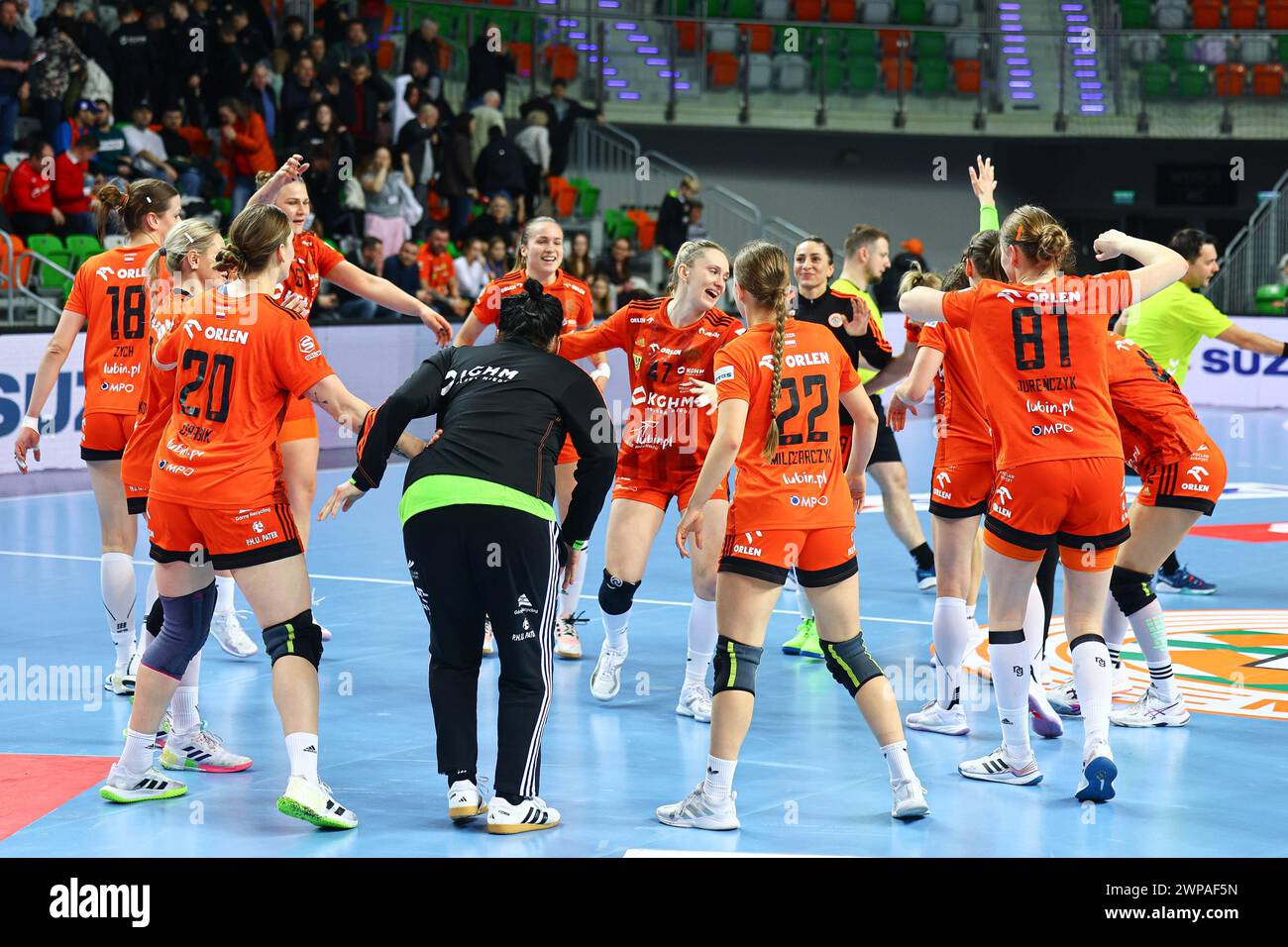 Pilka reczna kobiet hi-res stock photography and images - Alamy