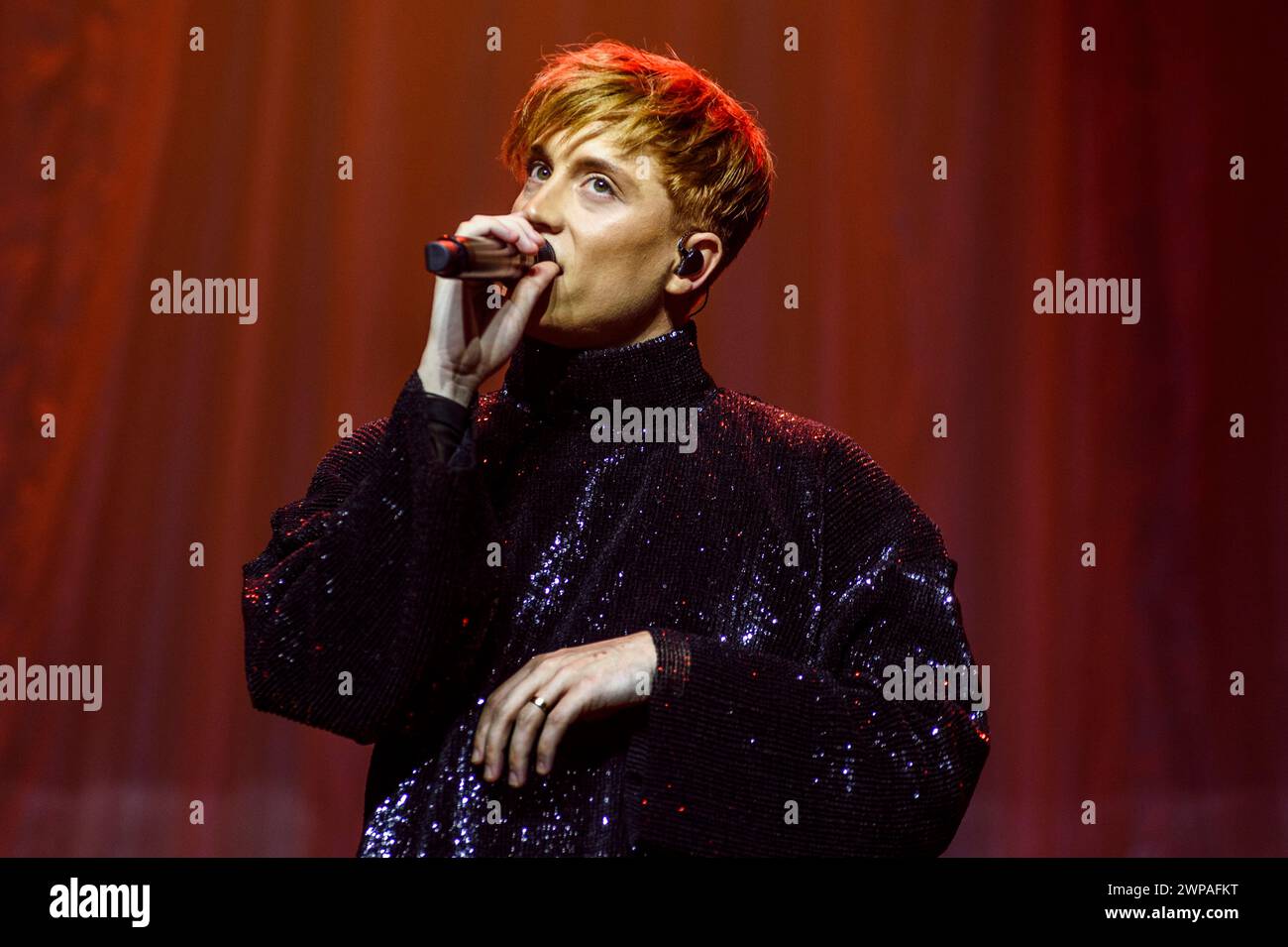 The belgian singer live at the ING Arena | Le chanteur belge Loic ...