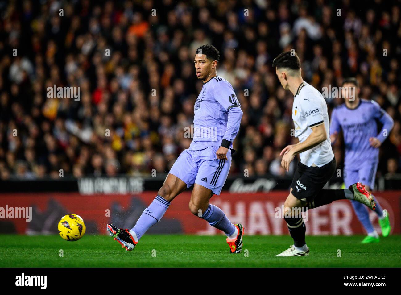 Jude bellingham real madrid player hi-res stock photography and images ...
