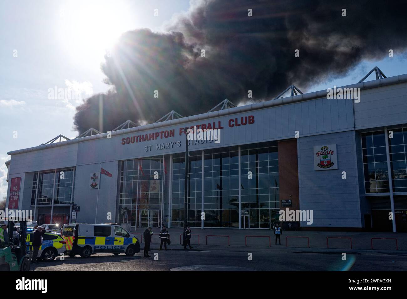 Huge fire at industrial unit next to Southampton's St Mary's Stadium ...