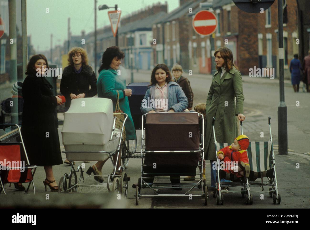 1980s children britain hi-res stock photography and images - Alamy