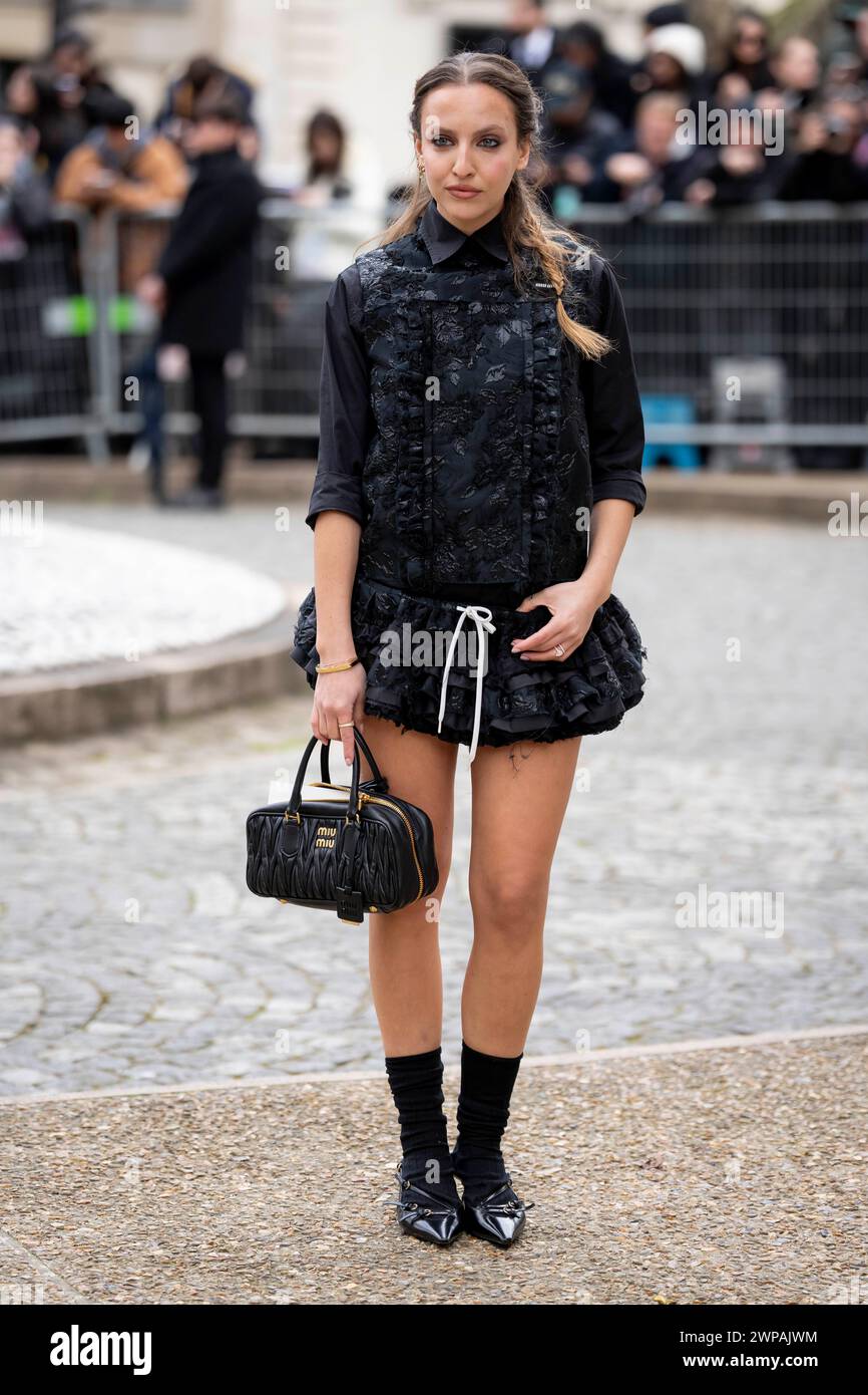 Carla Ginola arrives for the Miu Miu Fall/Winter 2024-2025 ready-to ...