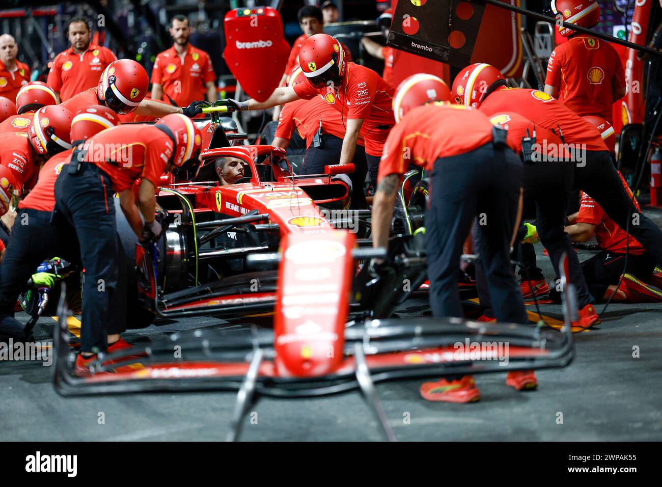 Jeddah, Saudi Arabia. 6th Mar, 2024. Scuderia Ferrari Team during pit ...