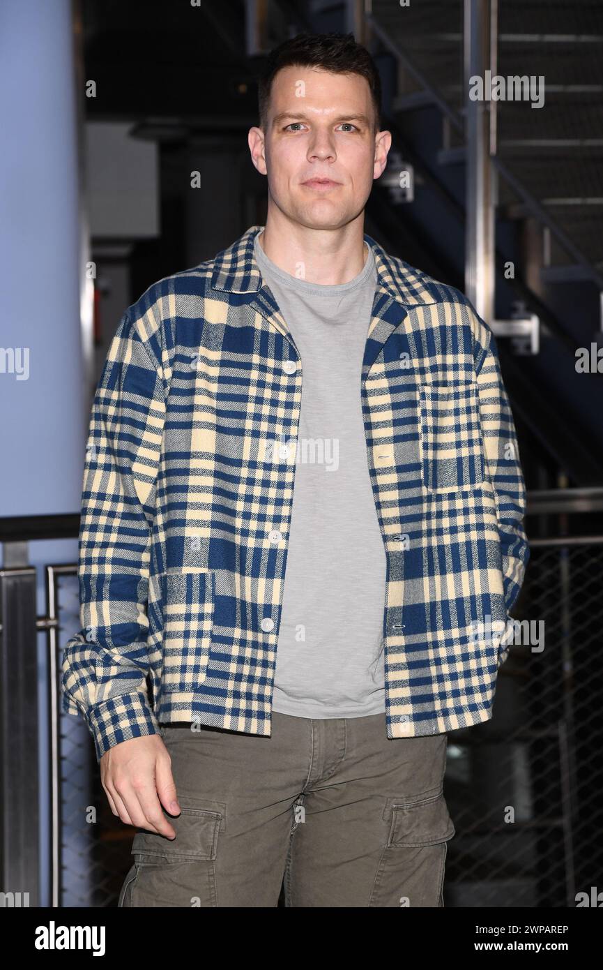 New York, USA. 06th Mar, 2024. Actor Jake Lacy visits the Empire State ...