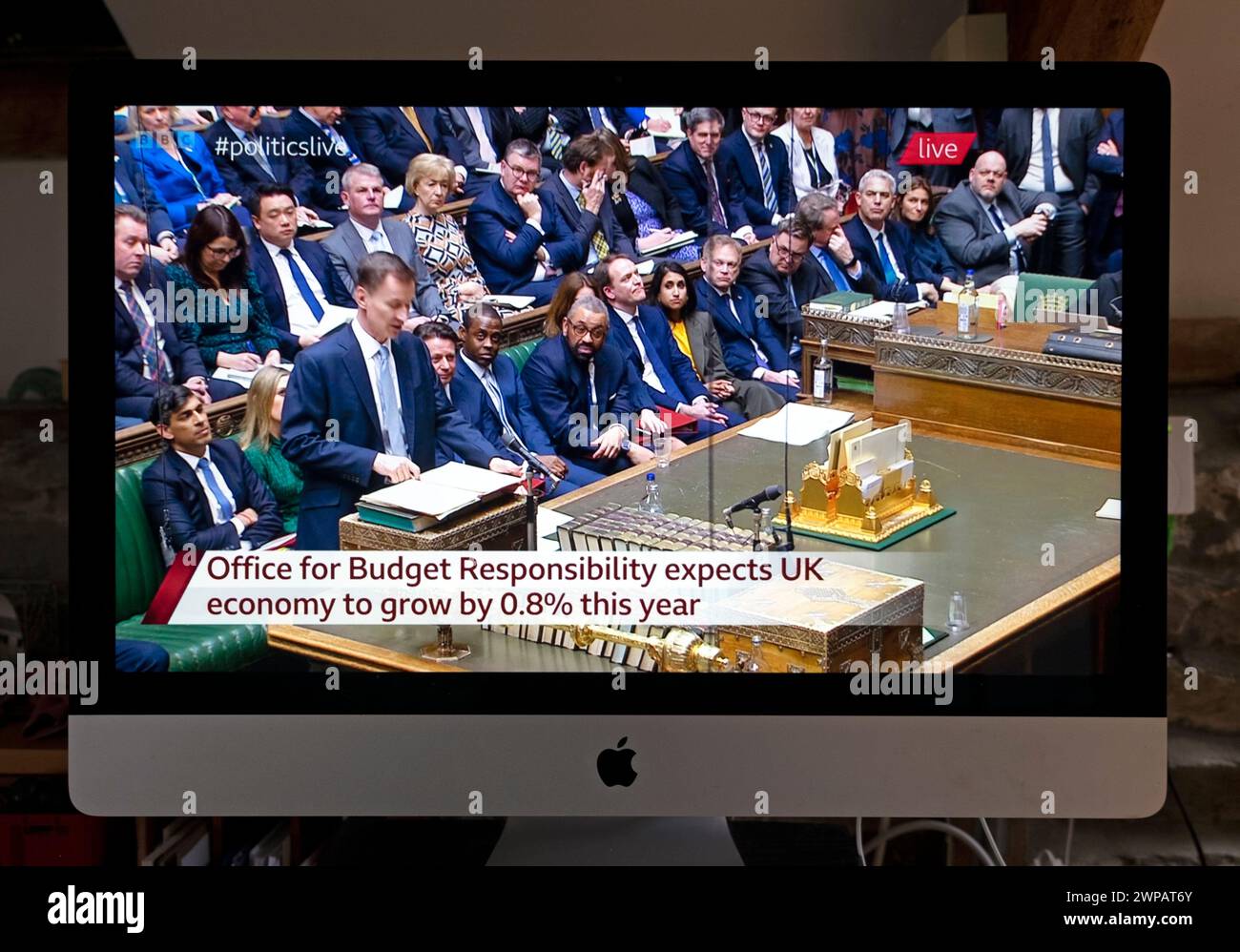 Conservative benches parliament hi-res stock photography and images - Alamy