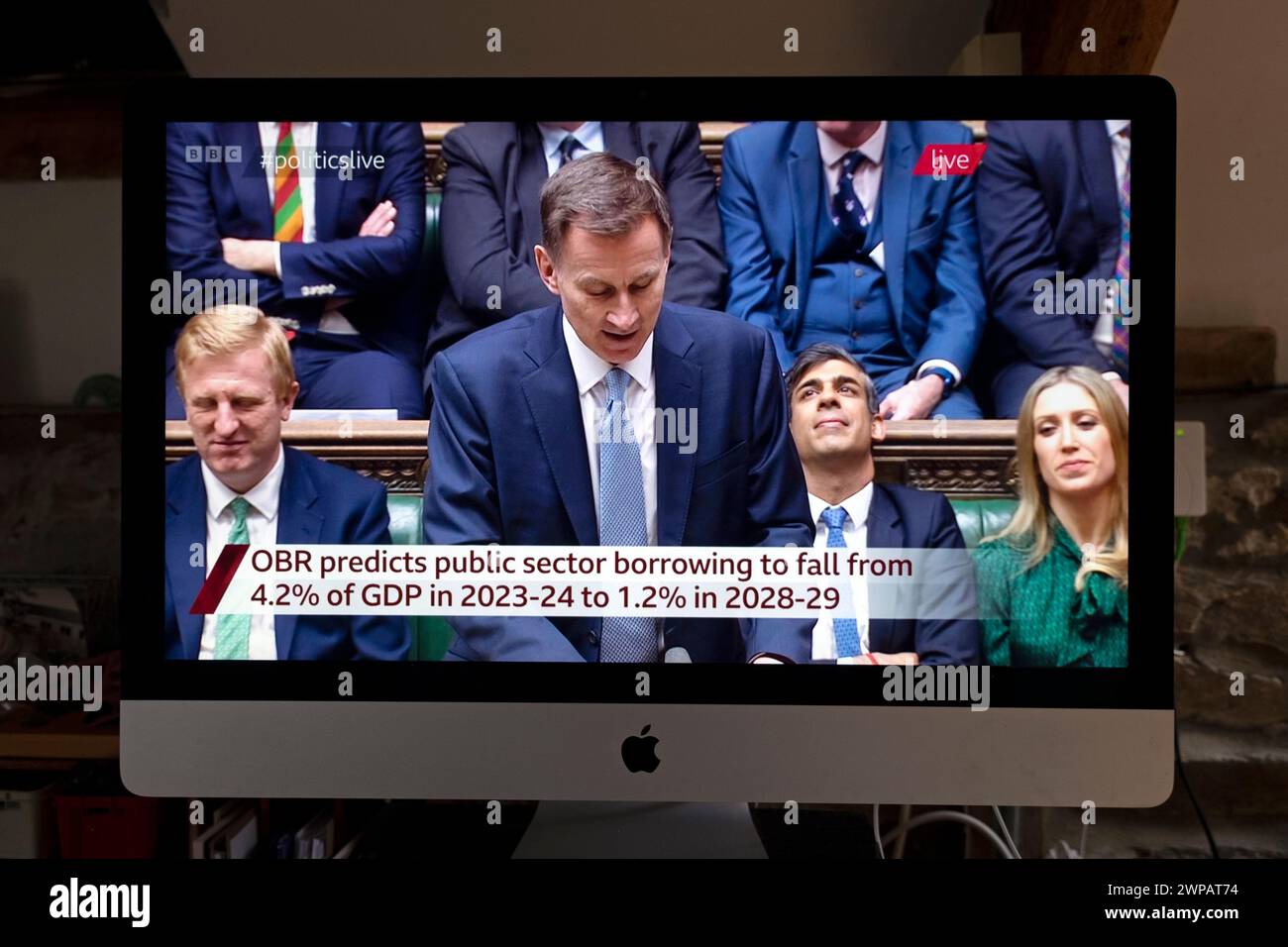 Jeremy Hunt Tory Conservative Chancellor of the Exchequer delivers ...