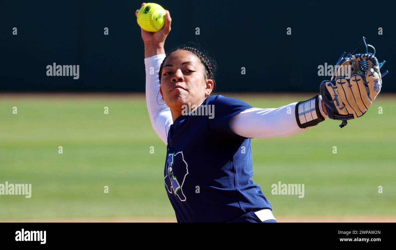 A&M-Corpus Christi starting pitcher Primrose Aholelei (25) delivers a ...