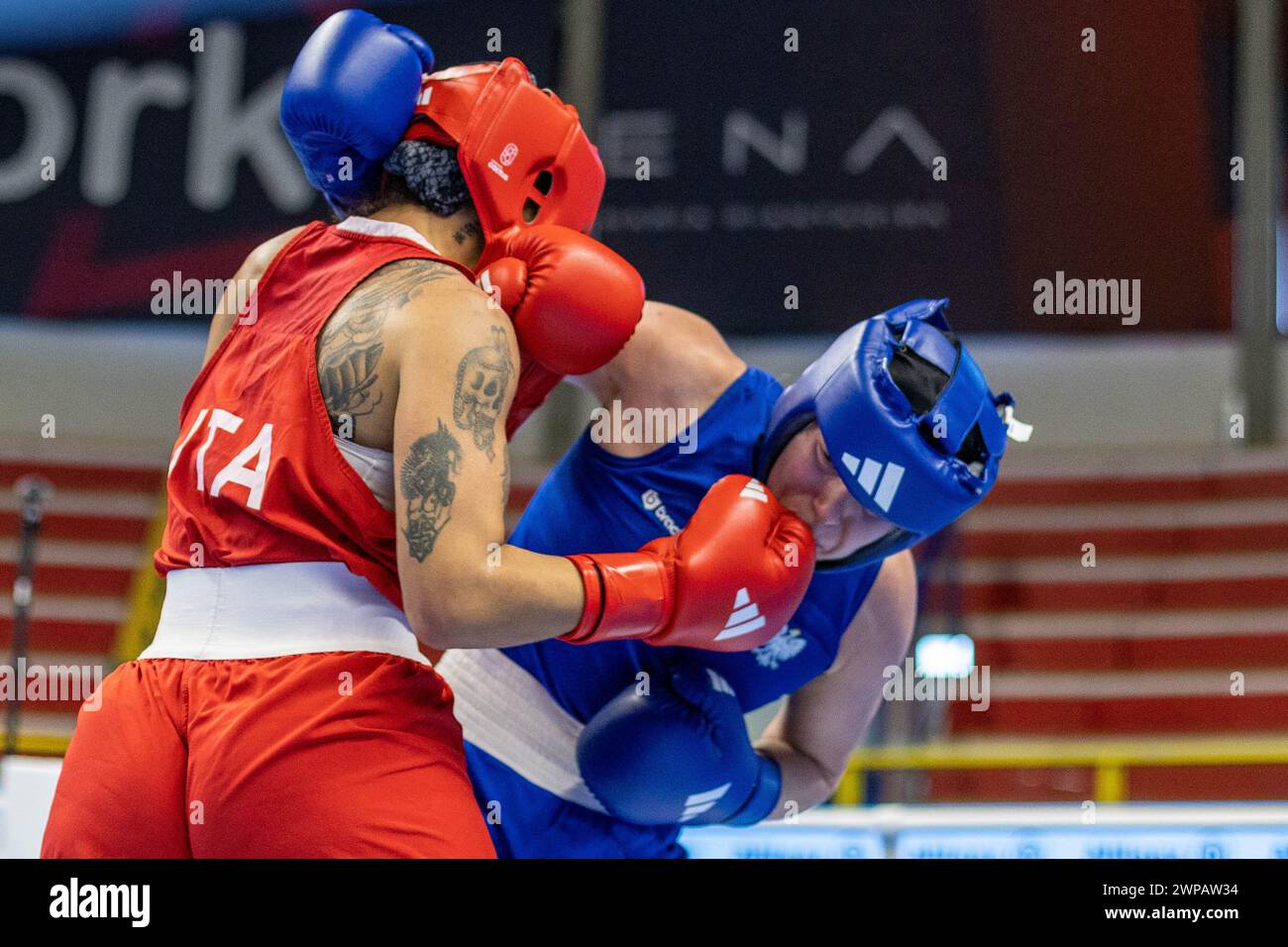 Gemini Melissa (Ita) in red and Wojcik Elzbieta (Pol) in blue during ...