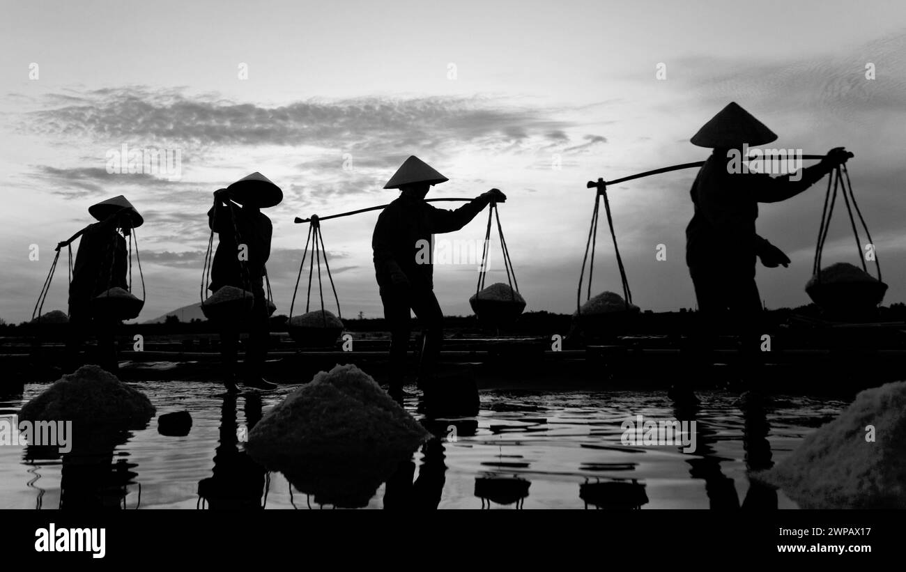 Vietnamese carrying yoke Black and White Stock Photos & Images - Alamy