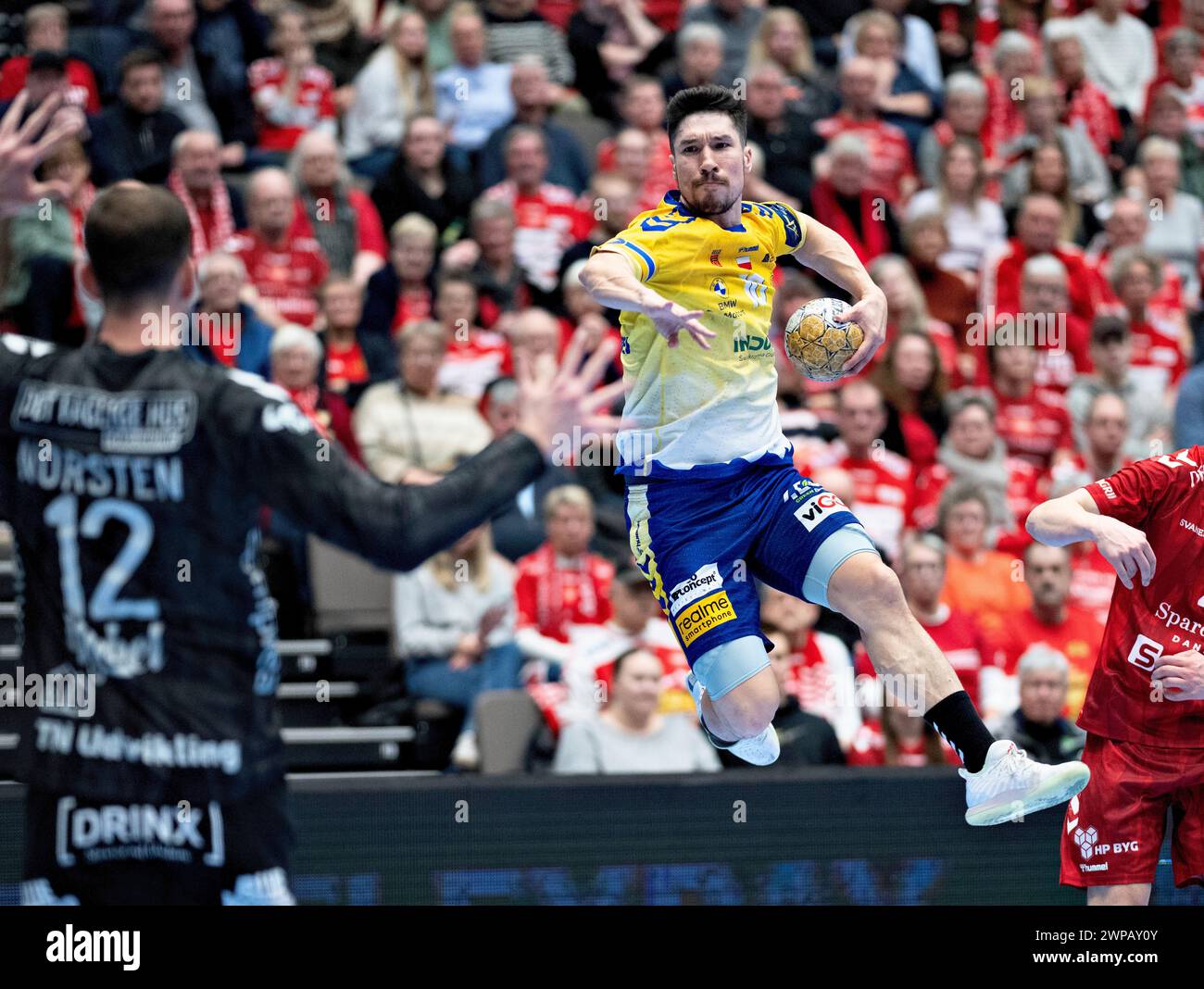 Kielce's Alex Dujshebaev in the EHF Champions League group A men's ...
