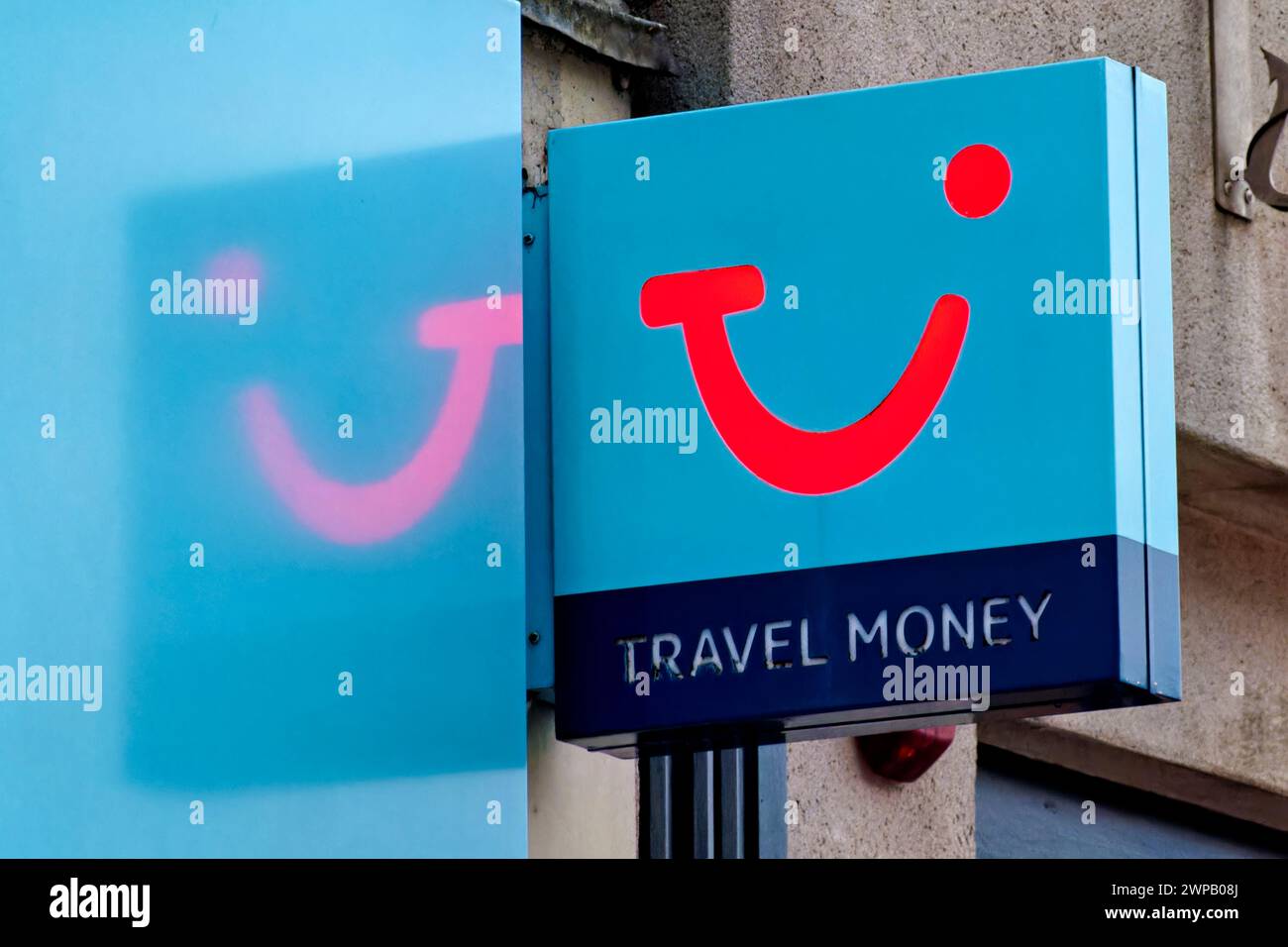 Tui shop hi-res stock photography and images - Alamy