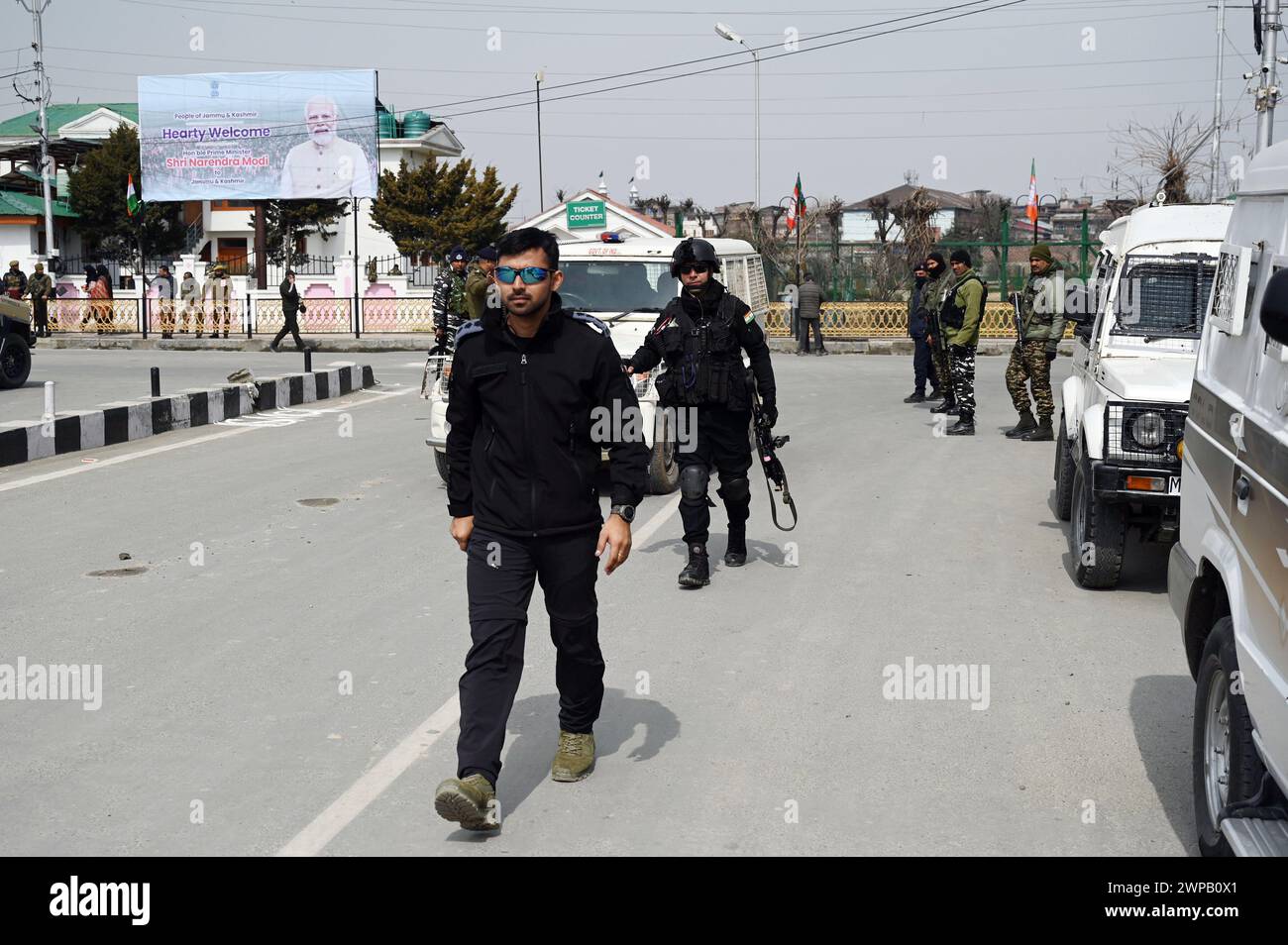 Commandos patrol hi-res stock photography and images - Alamy