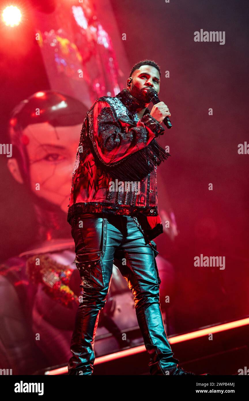 Jason derulo nu king world tour photos hi-res stock photography and ...