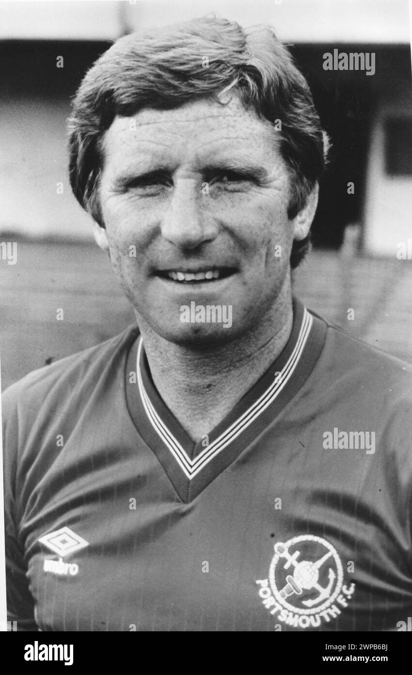 Alan ball hi-res stock photography and images - Alamy