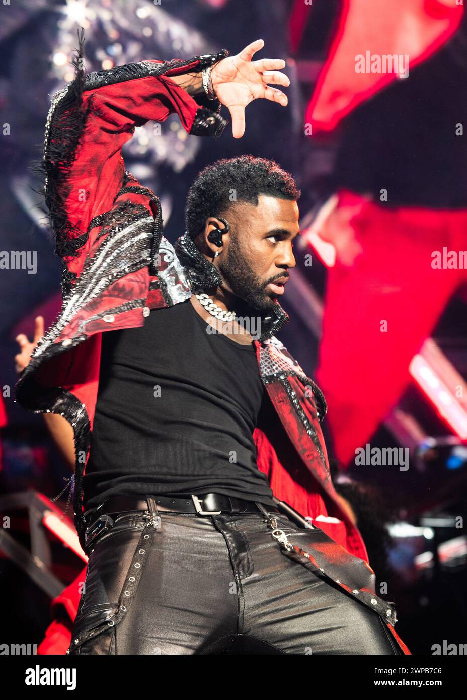 Nu king world tour hi-res stock photography and images - Alamy