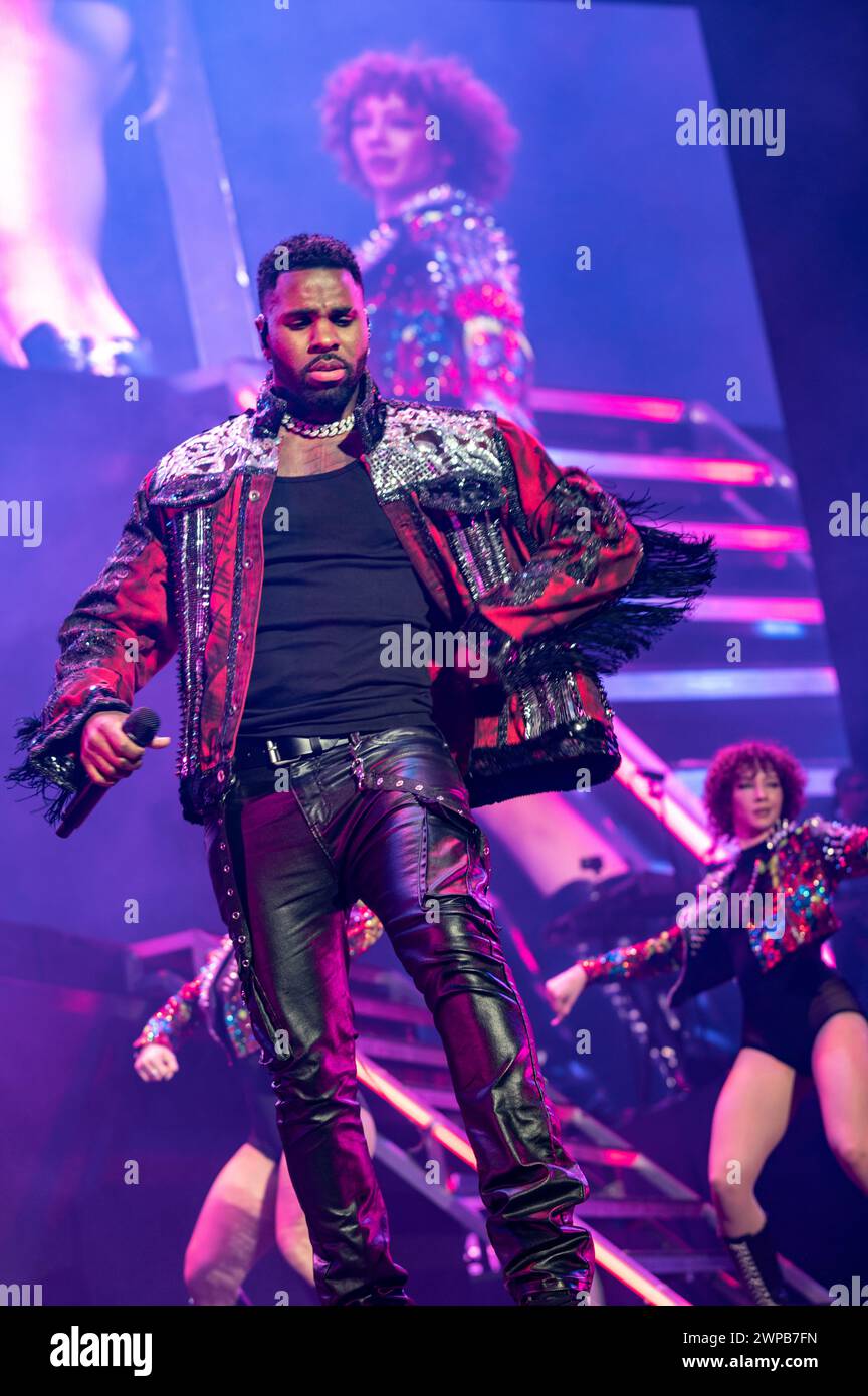 Jason derulo nu king world tour hi-res stock photography and images - Alamy