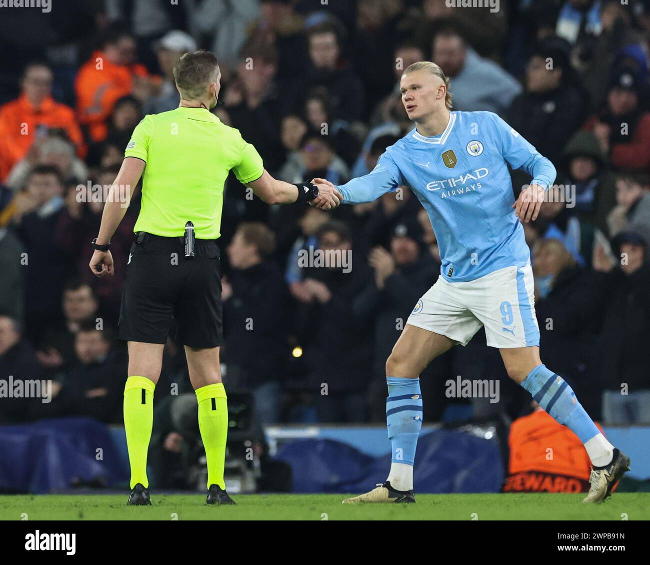 Haaland referee hi-res stock photography and images - Alamy