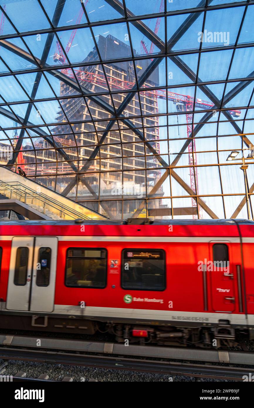 Rohbau des Bauprojekts Elbtower, der architektonische Abschluss der ...