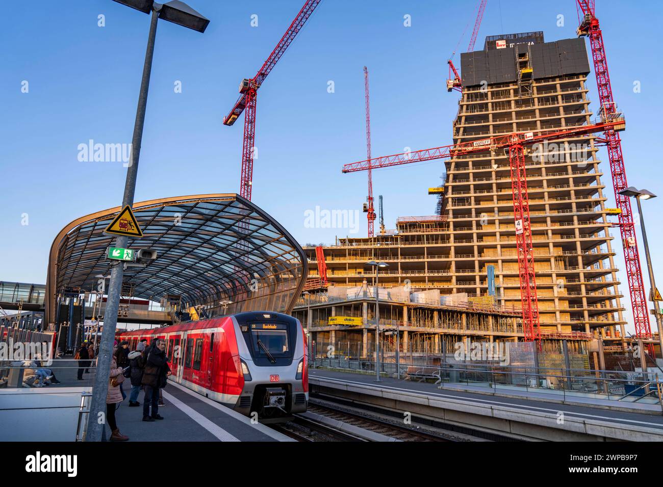 Rohbau des Bauprojekts Elbtower, der architektonische Abschluss der ...