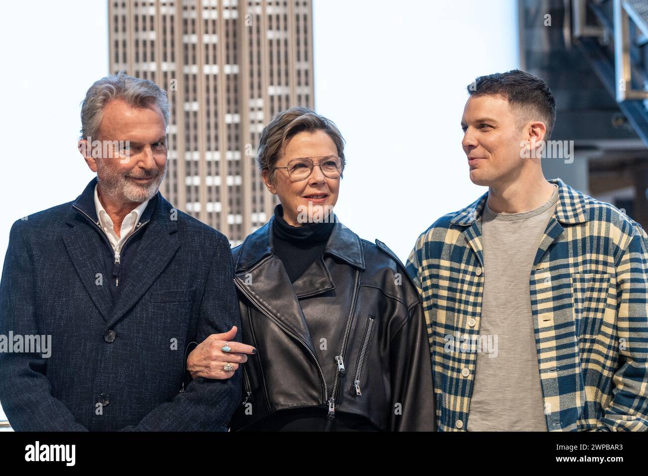Sam Neill, Annette Bening, Jake Lacy visit Empire State Building in New ...