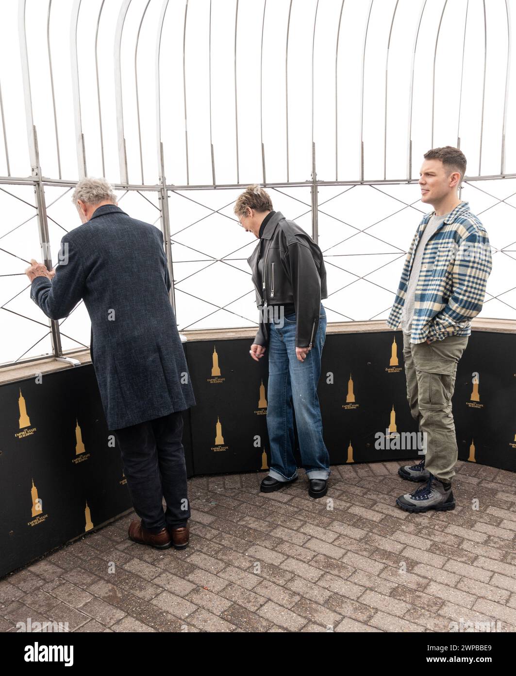 Sam Neill, Annette Bening, Jake Lacy visit Empire State Building in New ...