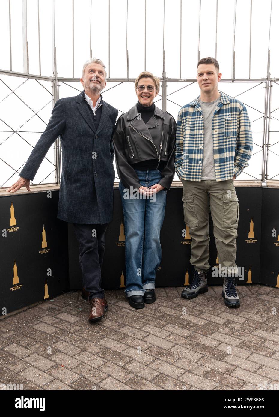 Sam Neill, Annette Bening, Jake Lacy visit Empire State Building in New ...