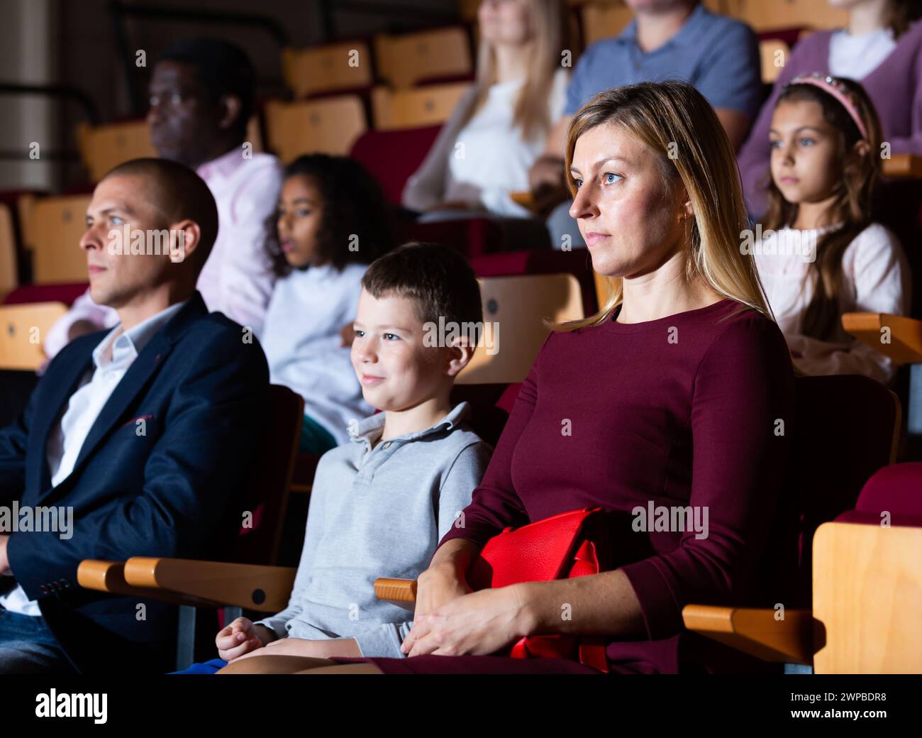 Children presentation ballet hi-res stock photography and images - Alamy