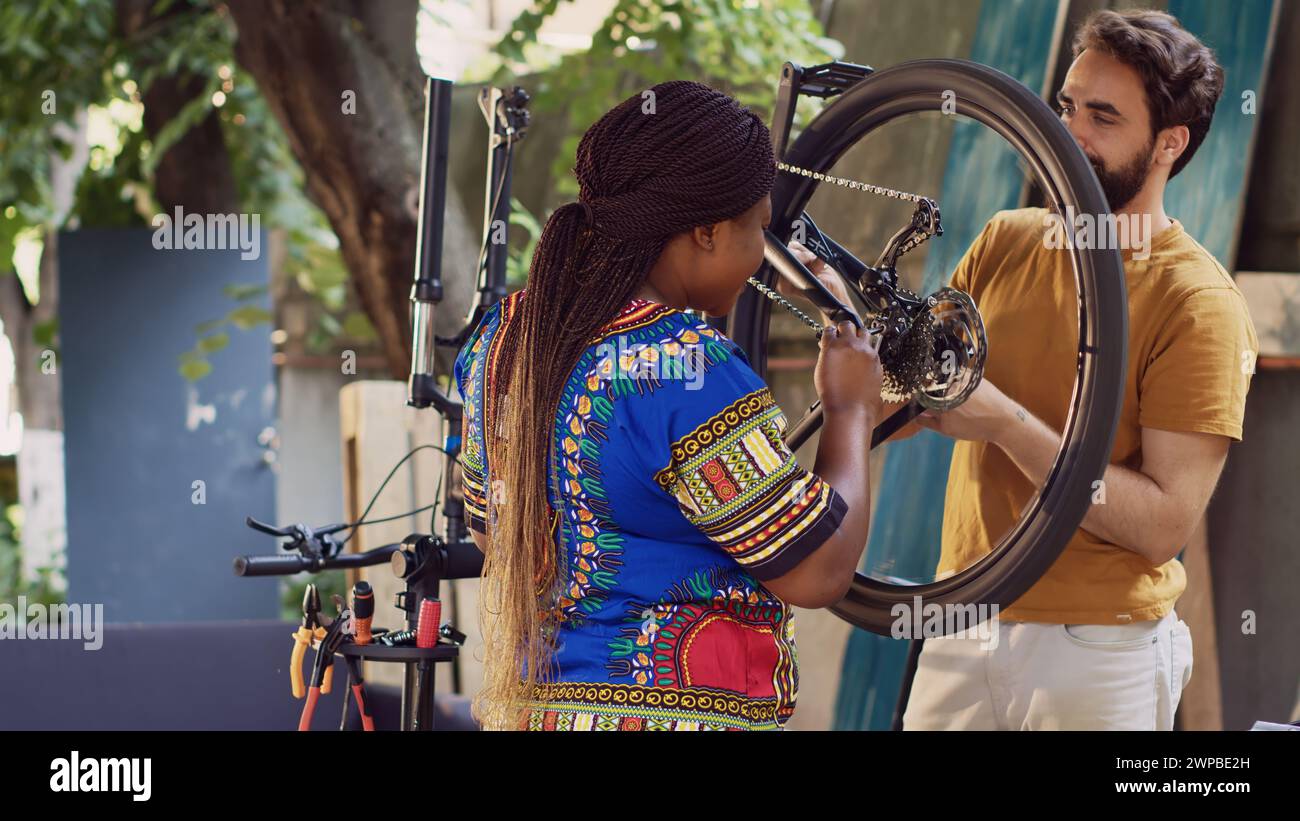 Couple specialized tools bike hi-res stock photography and images - Alamy