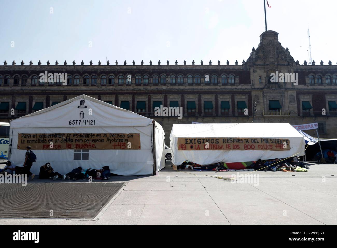 Non Exclusive: March 6, 2024, Mexico City, Mexico: A broken window is ...