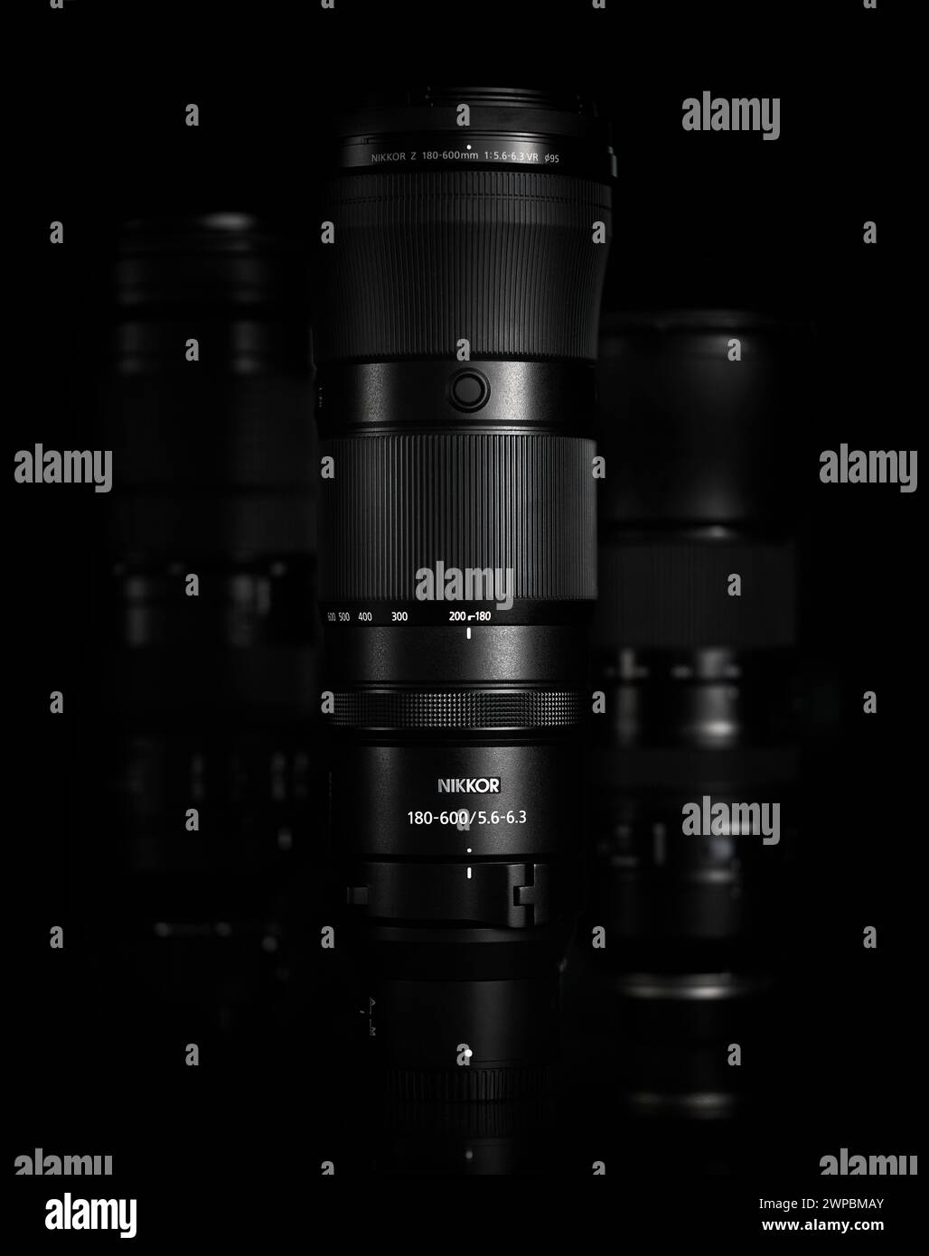 Nikkor z 180 600mm hi-res stock photography and images - Alamy