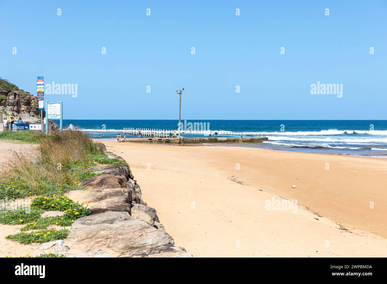 Sydney coastal pool hi-res stock photography and images - Alamy