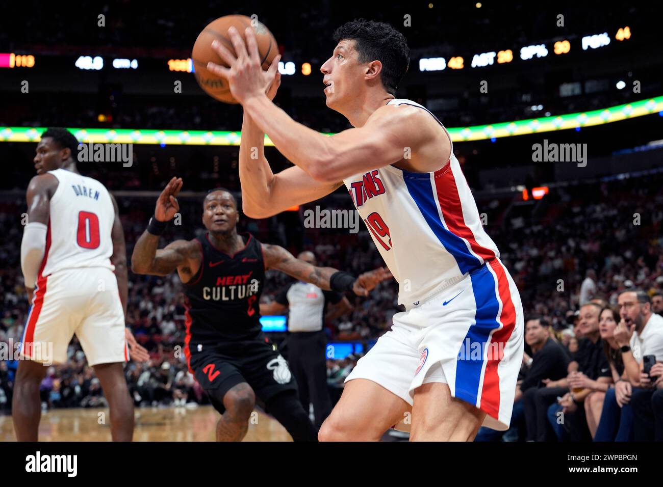 Detroit Pistons forward Simone Fontecchio (19) attempts a 3-pointer ...
