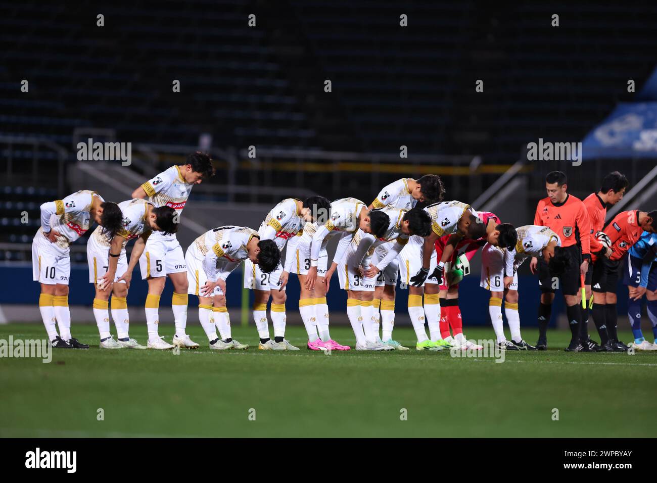 NHK Spring Mitsuzawa Football Stadium, Kanagawa, Japan. 6th Mar, 2024. Mito Hollyhock team group ...