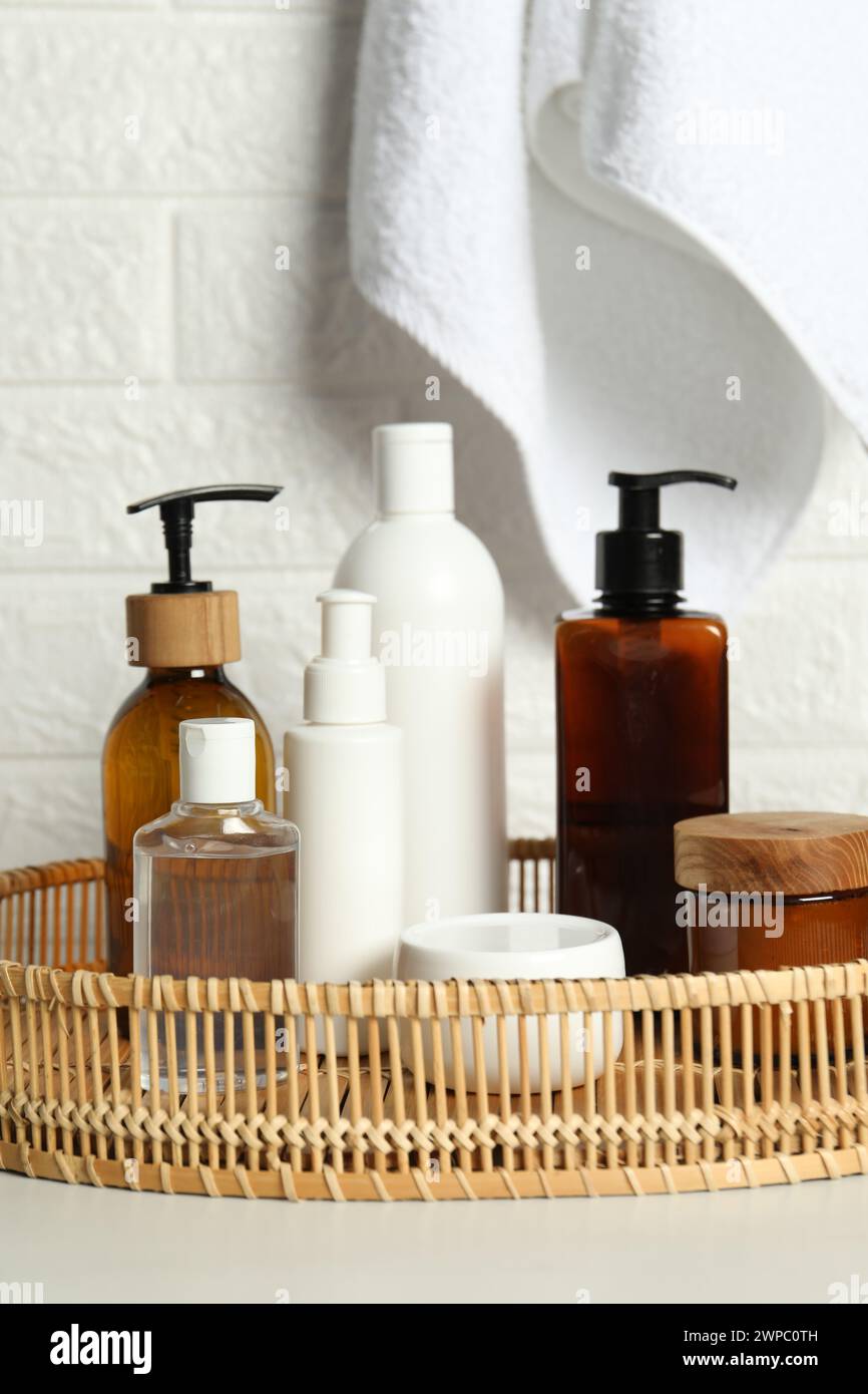 Toiletries personal hygiene bath hi-res stock photography and images ...