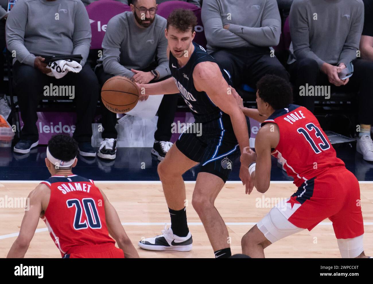 Jordan poole wizards hi-res stock photography and images - Alamy