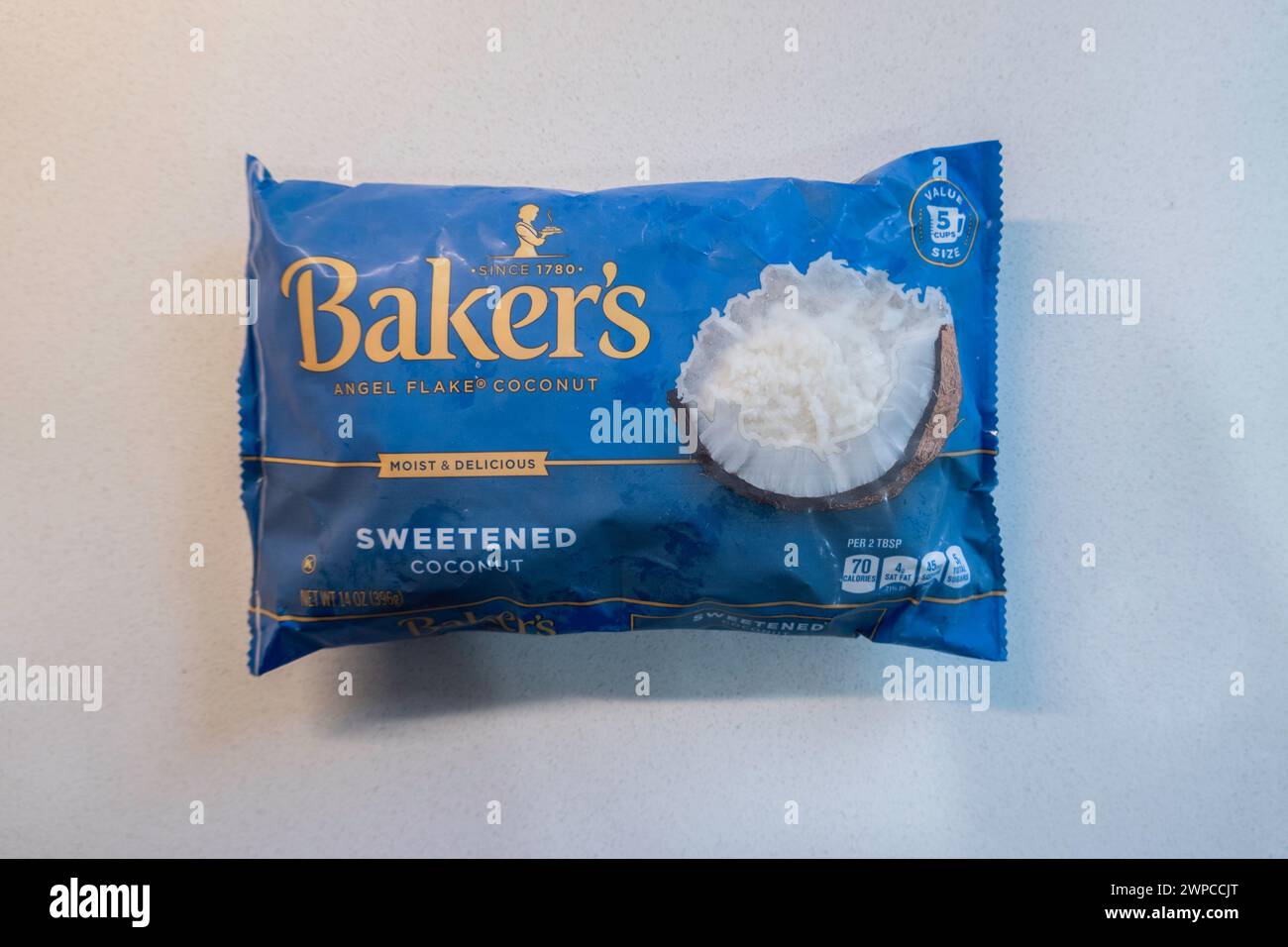 Bakers sweetened flaked coconut hi-res stock photography and images - Alamy