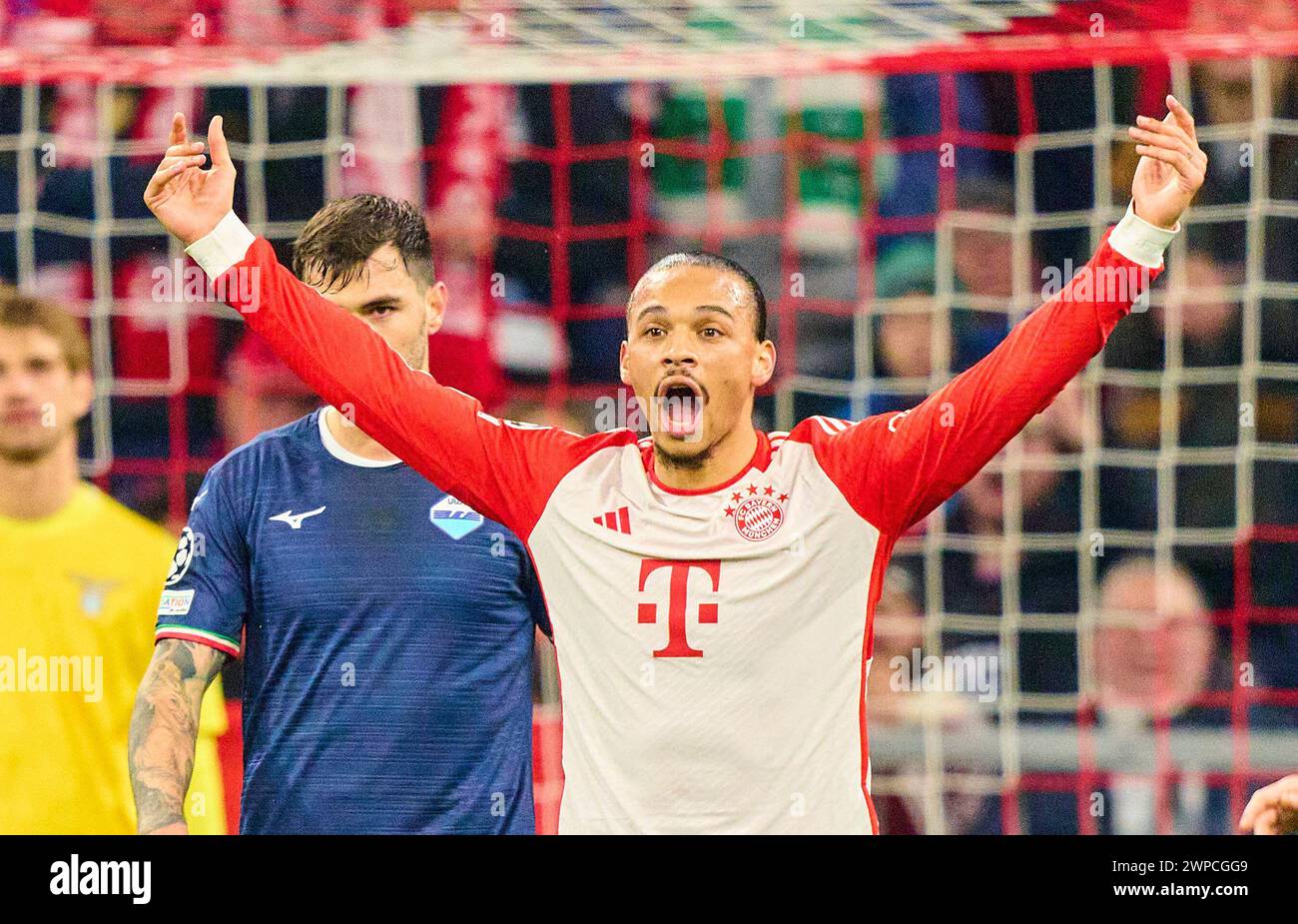 Leroy SANE, FCB 10 emotions in the round of 16 match FC BAYERN MUENCHEN ...