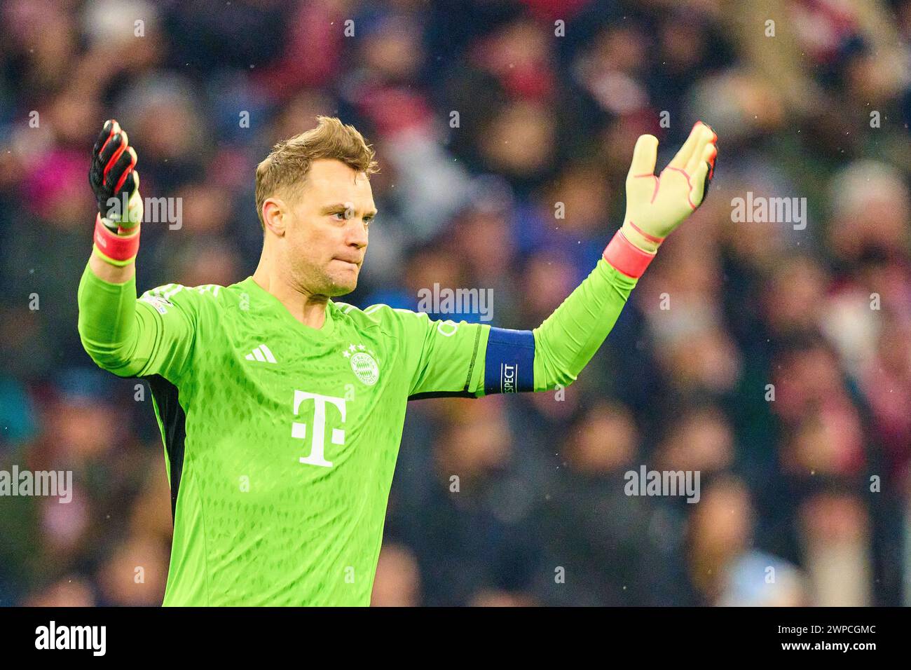 Manuel NEUER, goalkeeper FCB 1 in the round of 16 match FC BAYERN ...