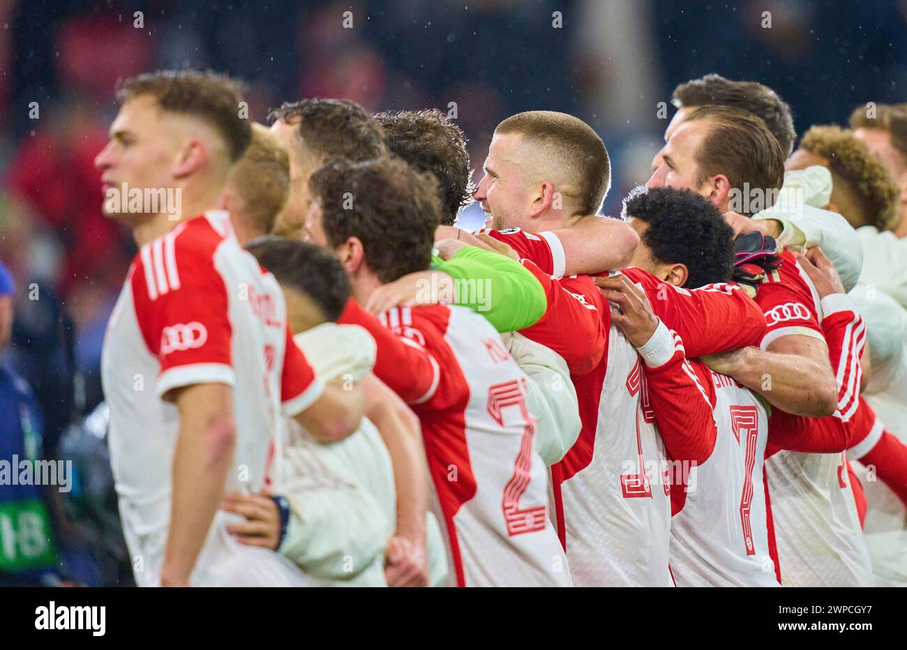 FCB team and Eric Dier, FCB 15 celebrate with fans after the round of ...