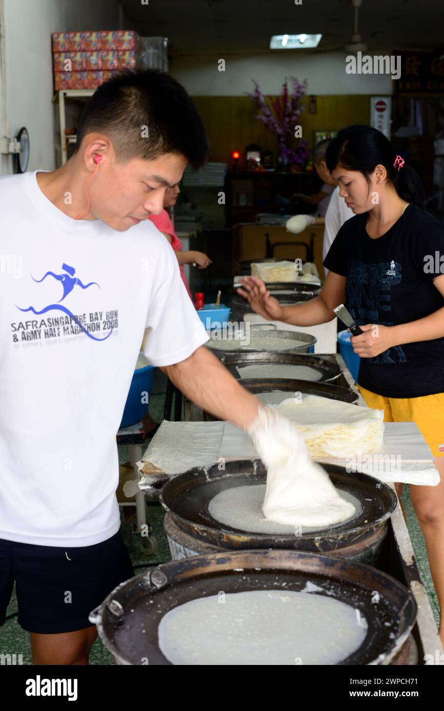 Kway Guan Huat Popiah skin (thin paper-like crepe) factory in Singapore ...