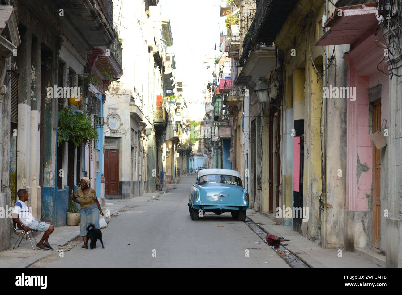 Cuban woman 1950s hi-res stock photography and images - Alamy