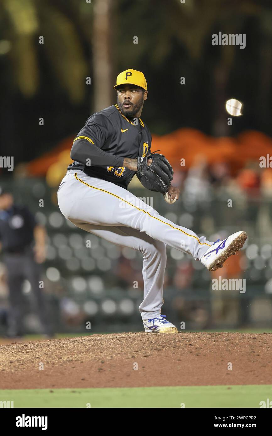 Sarasota FL USA; Pittsburgh Pirates relief pitcher Aroldis Chapman (45 ...
