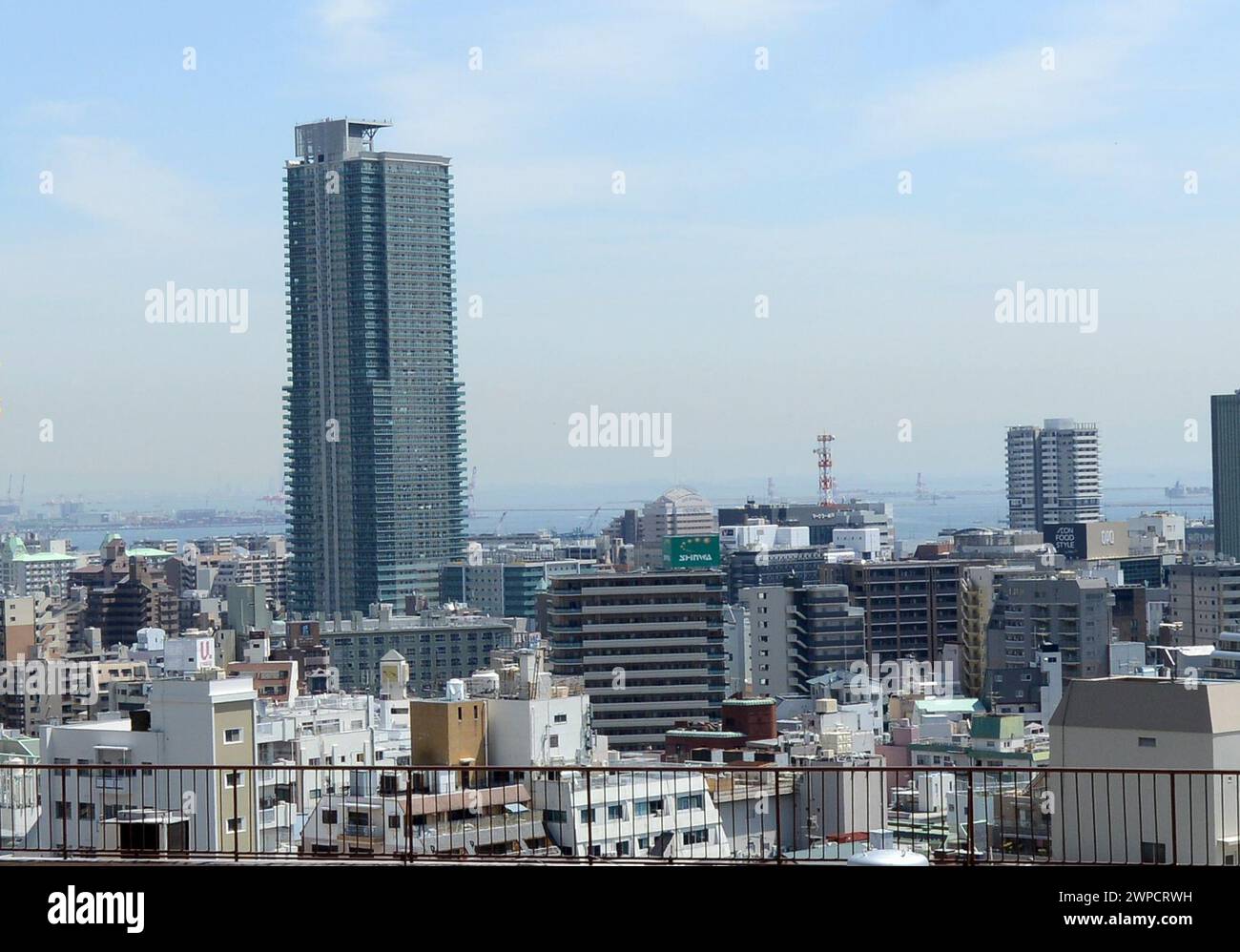 Kobe center hi-res stock photography and images - Alamy