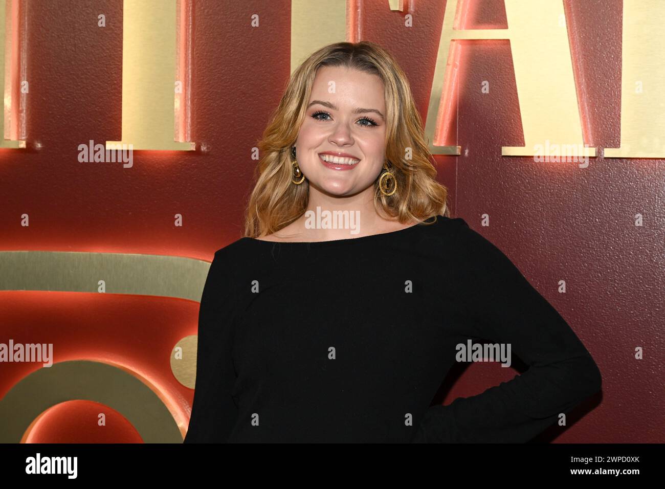 Ava Elizabeth Phillippe arrives at Vanities: A Night for Young ...