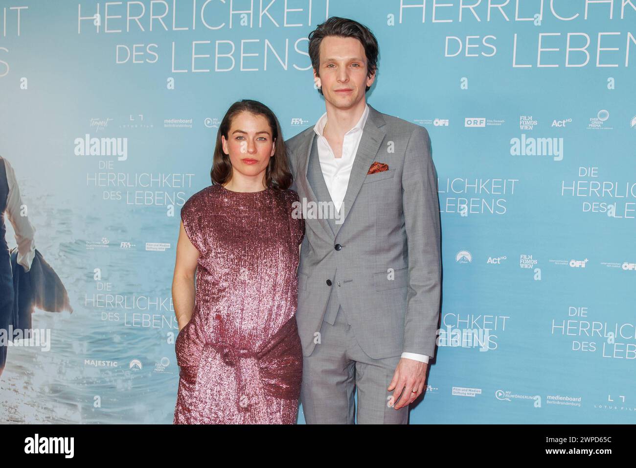 Weltpremiere - Die Herrlichkeit des Lebens Henriette Confurius und Sabin Tambrea bei der ...