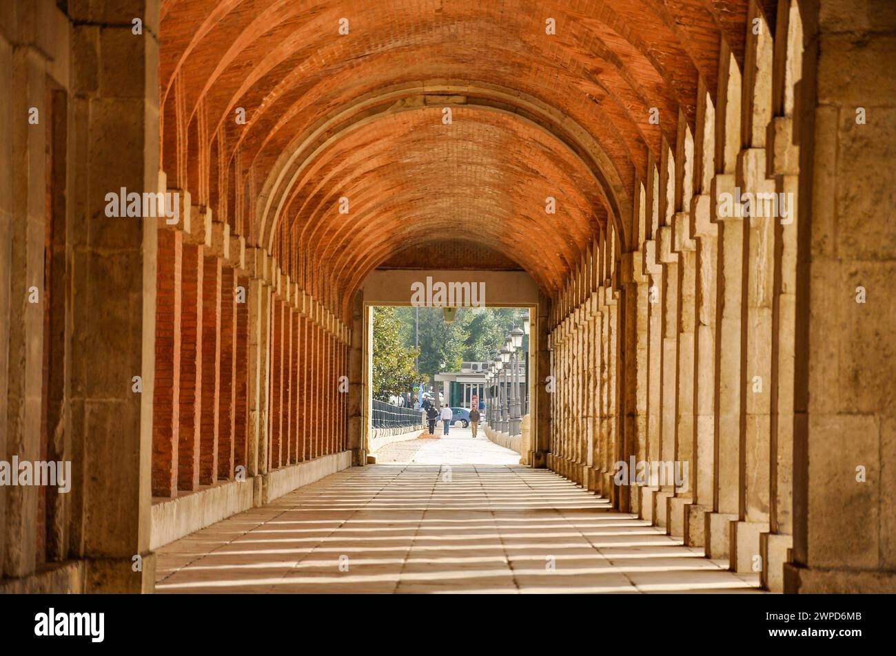 Spanish arcade hi-res stock photography and images - Alamy