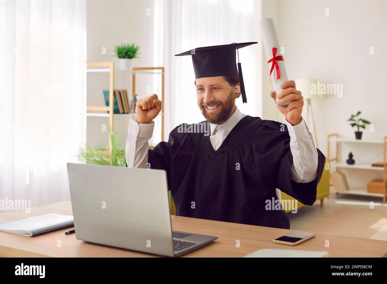 Diploma ceremony course hi-res stock photography and images - Alamy