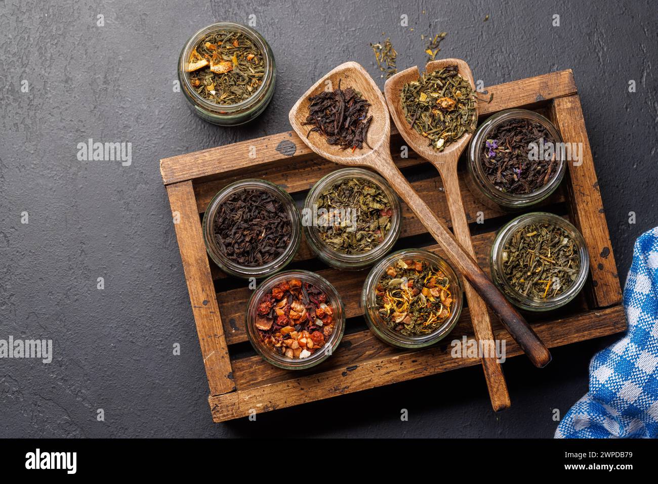 Diverse tea leaves hi-res stock photography and images - Alamy