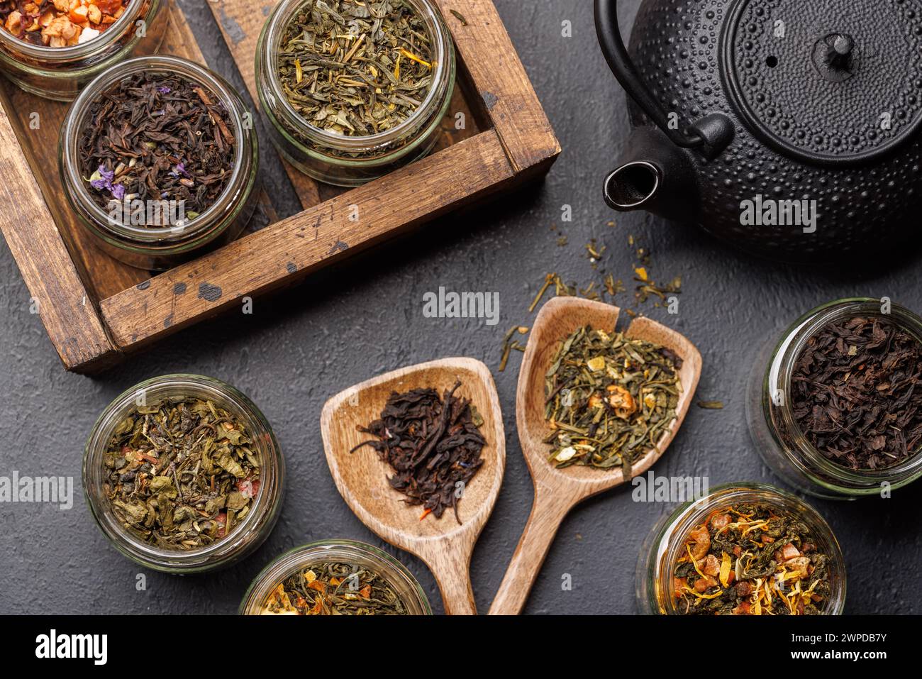 Diverse tea leaves hi-res stock photography and images - Alamy