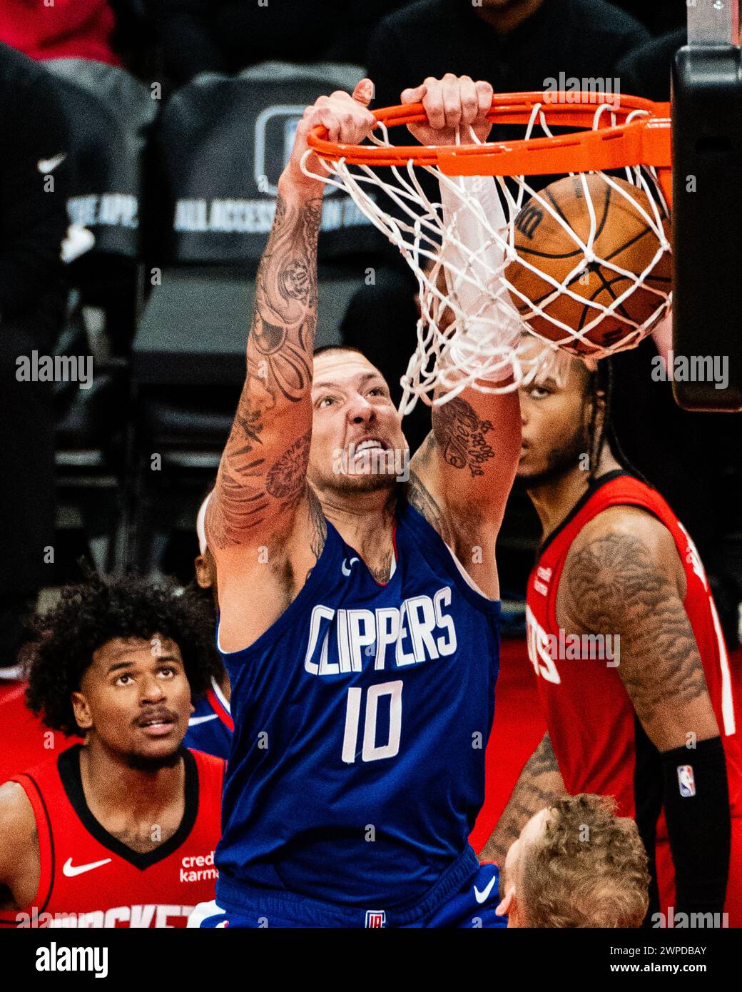 Houston, USA. 6th Mar, 2024. Daniel Theis (C) of Los Angeles Clippers ...
